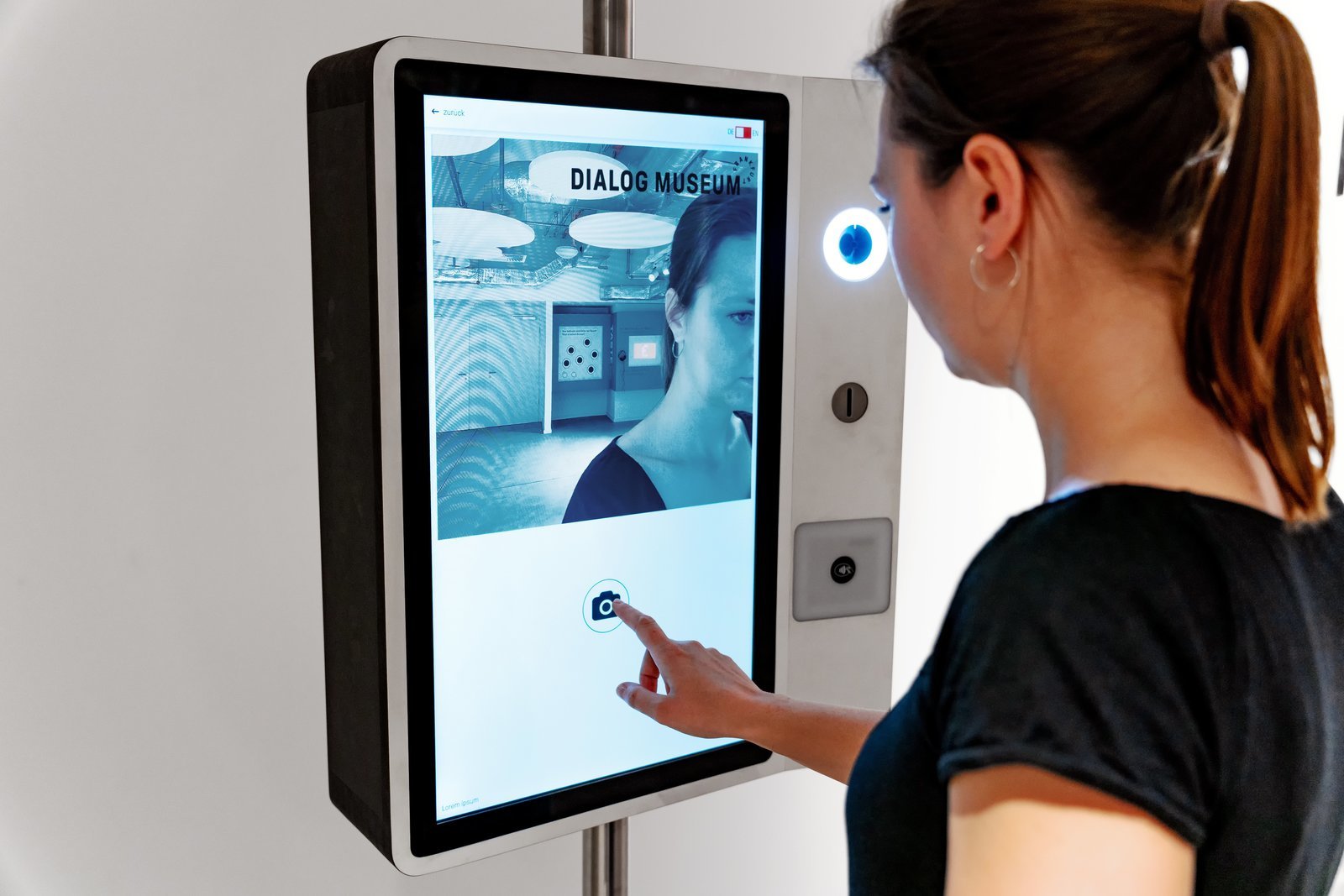 MESO – Dialogmuseum: Barrier-free visitor touchpoints for sensory museum